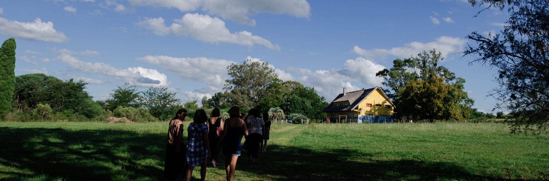 Arraigando en la memoria colectiva: Una tarde con Las Gurisas - ORA
